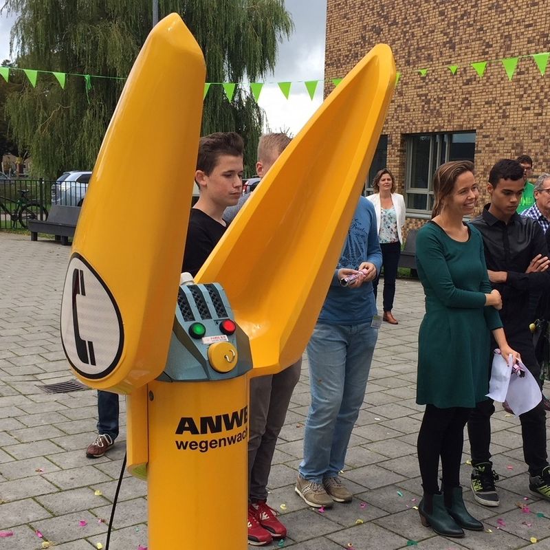 De gele praatpaal voor Goese school is binnen - Omroep Zeeland