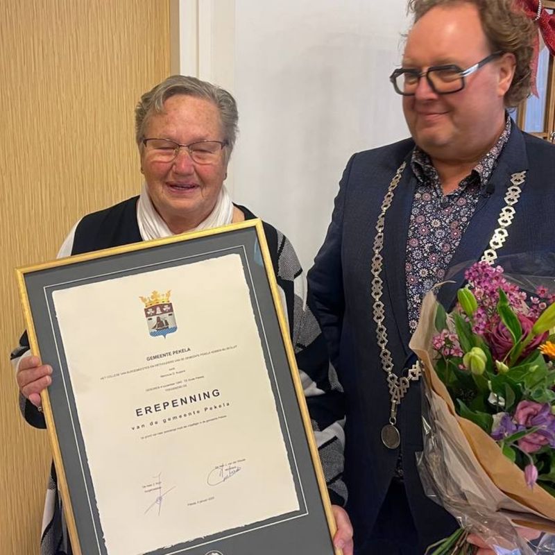 Erepenning gemeente Pekela voor 79-jarige supervrijwilligster: 'Dat ...