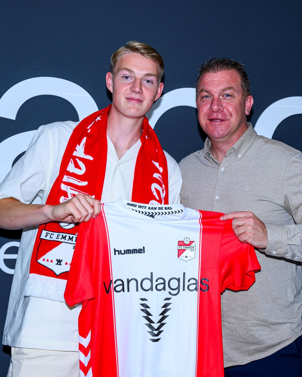 'Complete verdediger' Bolk tekent eerste contract bij FC Emmen - RTV ...