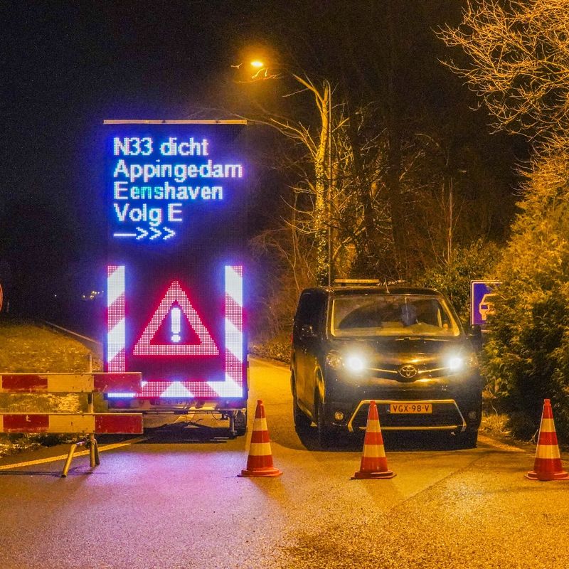 De N33 zit vol gaten: klaboem, klaboem en een lekke band (update) - RTV Noord