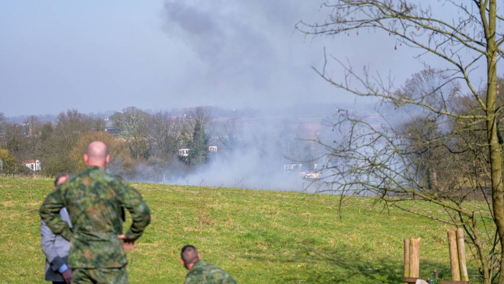 Fosforgranaat in bos tot ontploffing gebracht - Omroep Gelderland