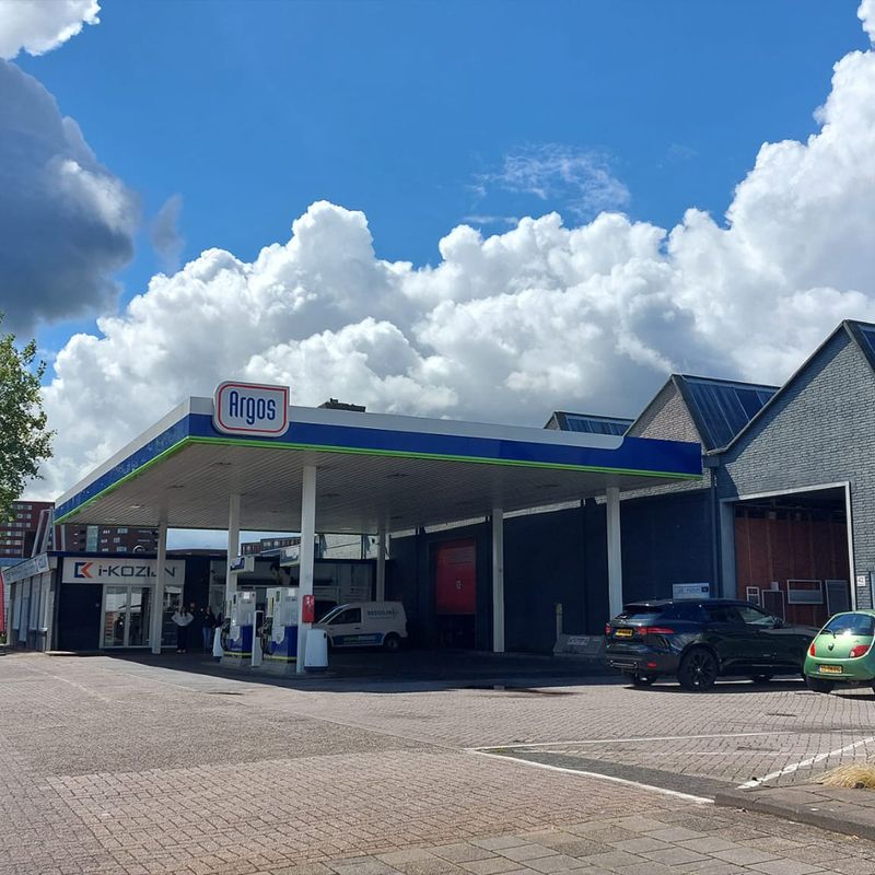 Man zwaargewond aangetroffen bij tankstation - RTV Utrecht