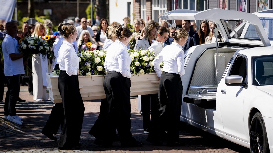 Liveblog erehaag Jade Kops | Jade rijdt tussen duizenden mensen - Kist ...