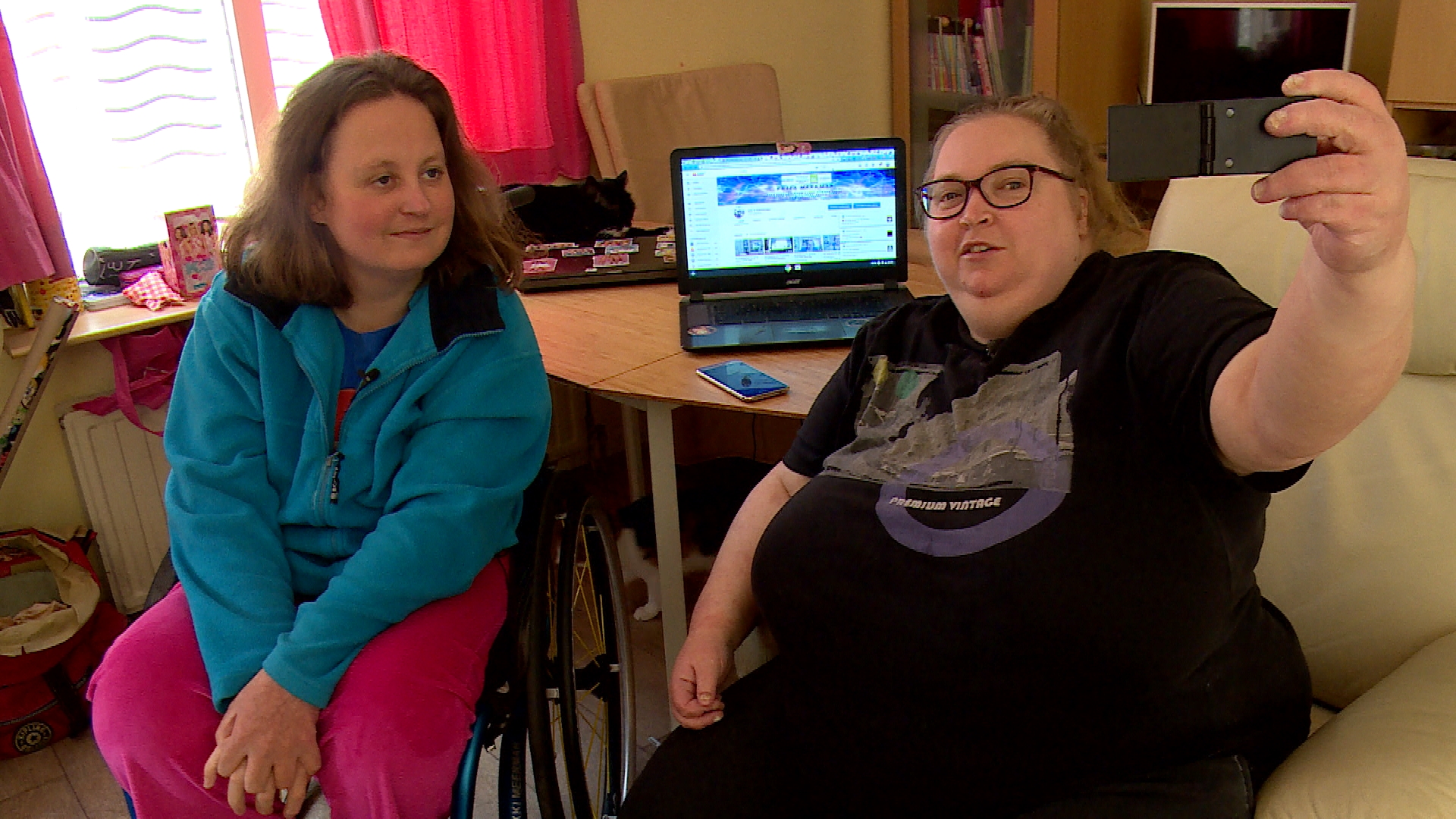 Iedere dag zegt Erica: 'Welkom bij de nieuwe vlog van de Kattenbende ...