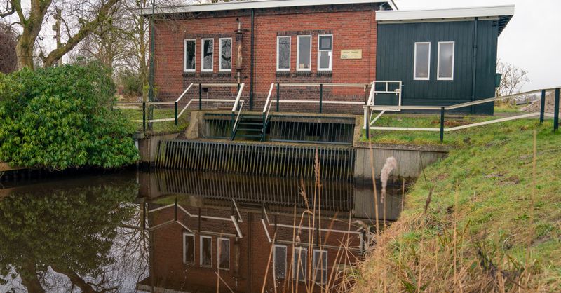 Poldergemaal Peize monument; voor de polder die kwam en weer verdween ...