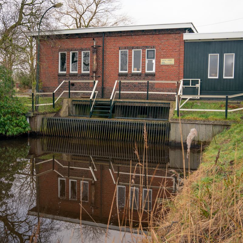 Poldergemaal Peize monument; voor de polder die kwam en weer verdween ...