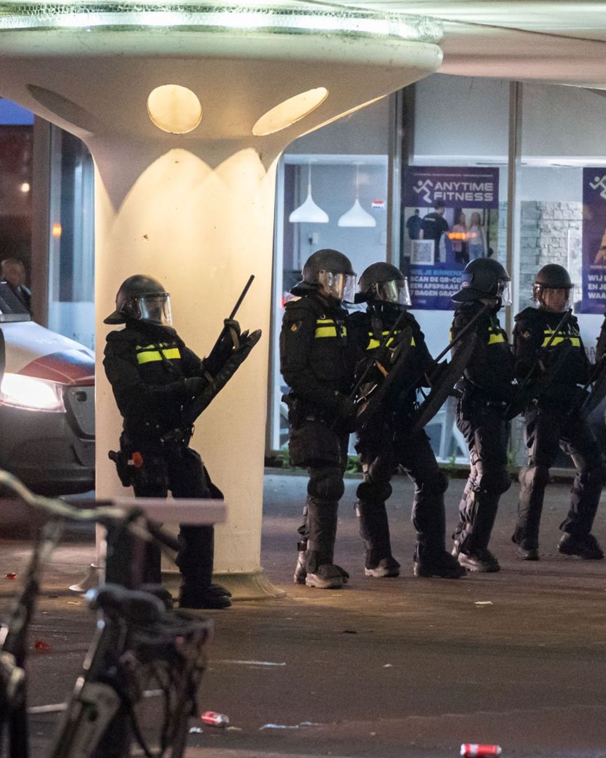 Twee Houtenaren en man (18) uit Lopik vast na azc-rellen - RTV Utrecht