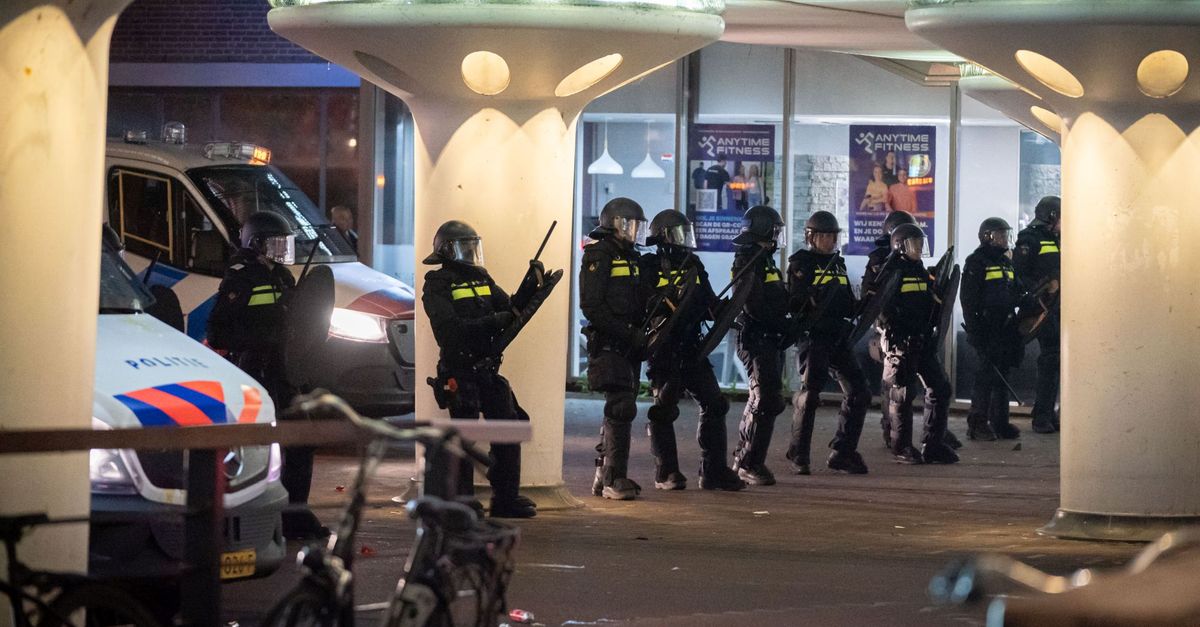 Twee Houtenaren en man (18) uit Lopik vast na azc-rellen - RTV Utrecht