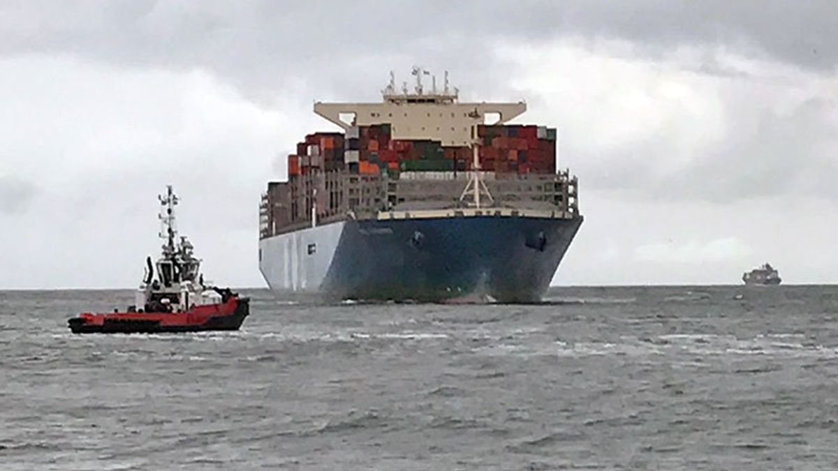 Grootste containerschip in Rotterdamse haven - Rijnmond