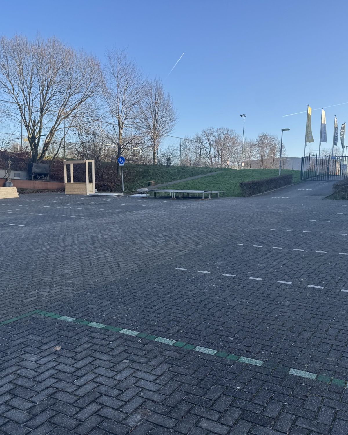 Blauwe plekken en kneuzingen na mishandeling: 'Ze kwamen met stalen ...