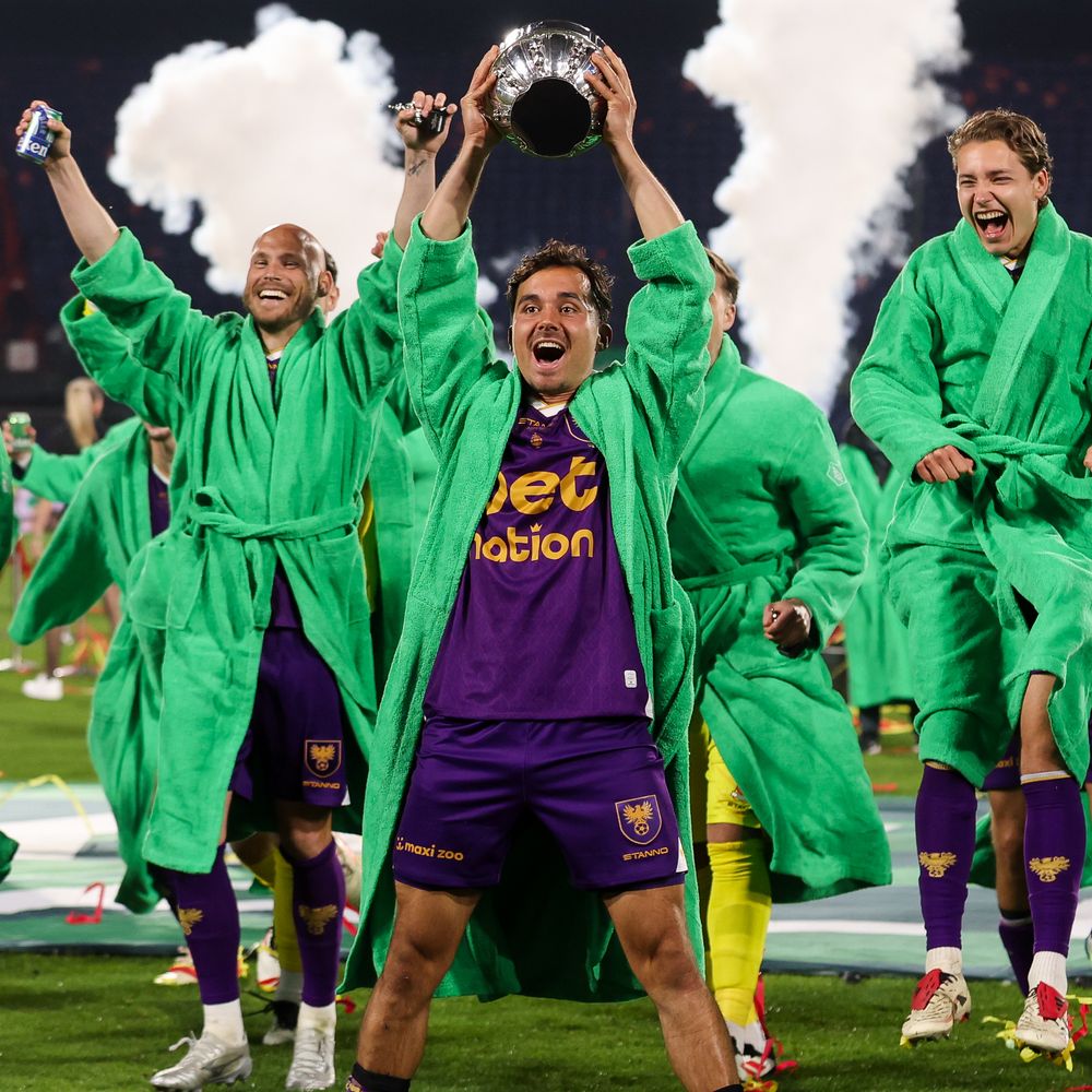 Go Ahead Eagles schrijft historie en wint zenuwslopende bekerfinale na strafschoppen - Oost