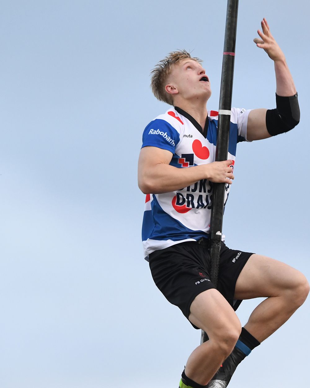 Germ Terpstra pakt oud Fries record bij het fierljeppen: "Ik wil nog ...