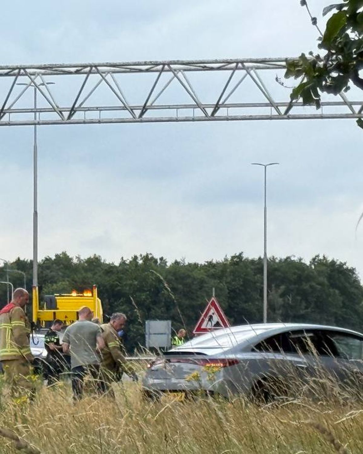 Ongeluk met drie voertuigen op A50 richting Zwolle, weg weer open - Oost