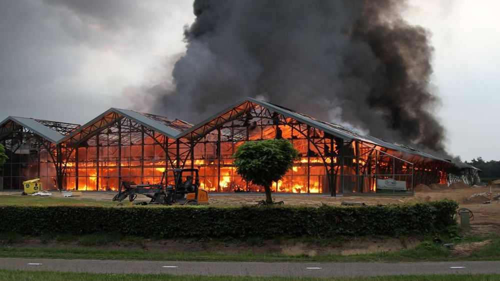 Tuincentrum Fonteyn in Uddel bouwt tijdelijke showrooms na verwoestende ...