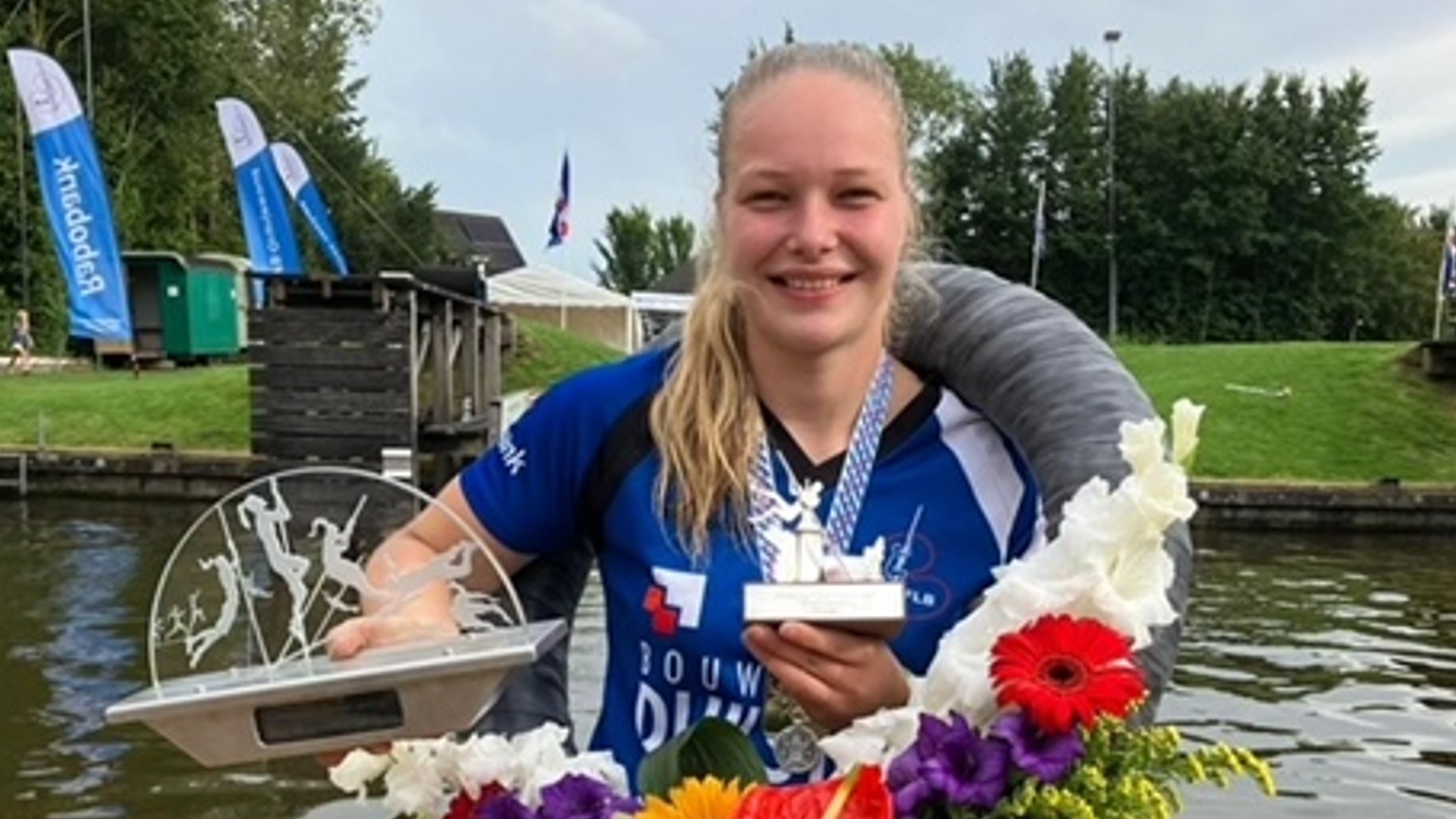 Groningse Femke Rispens wint Fries kampioenschap fierljeppen - RTV Noord
