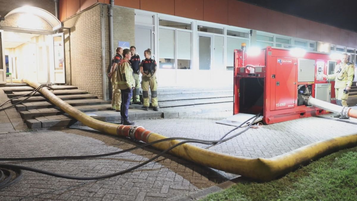 Zwembad weer deels open nadat duizenden liters water kelder in zijn ...