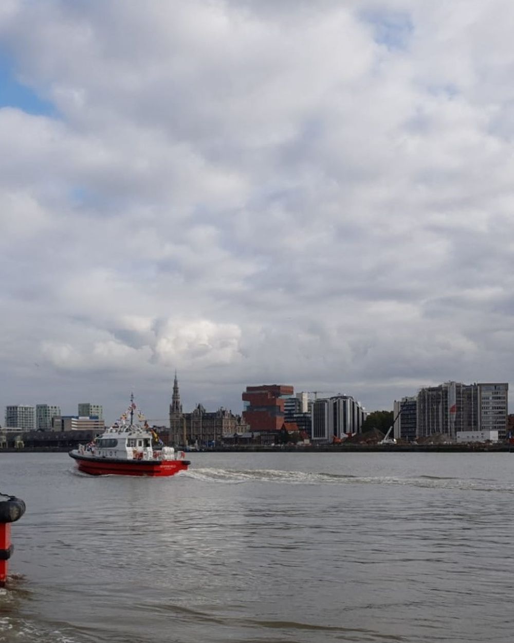 Nieuwe loodsboten na anderhalf jaar gedoopt - Omroep Zeeland