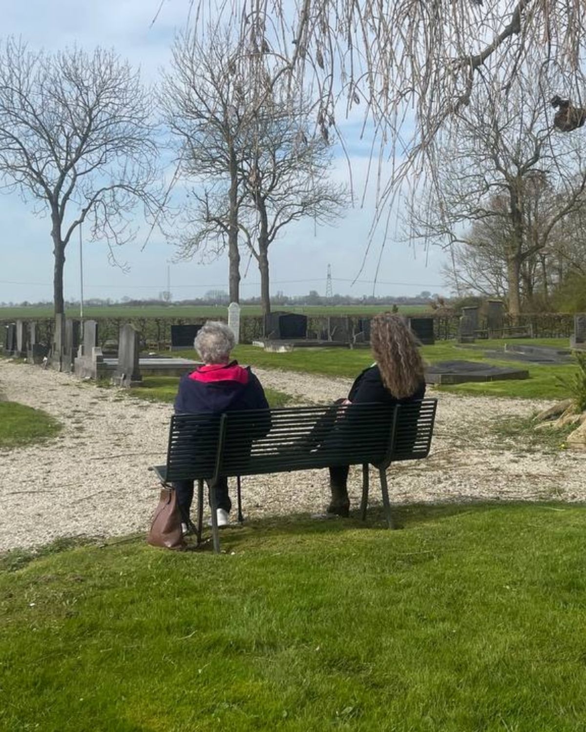 Gemeente gaat de mist in: gereserveerd graf in Garnwerd vergeven aan een ander - RTV Noord