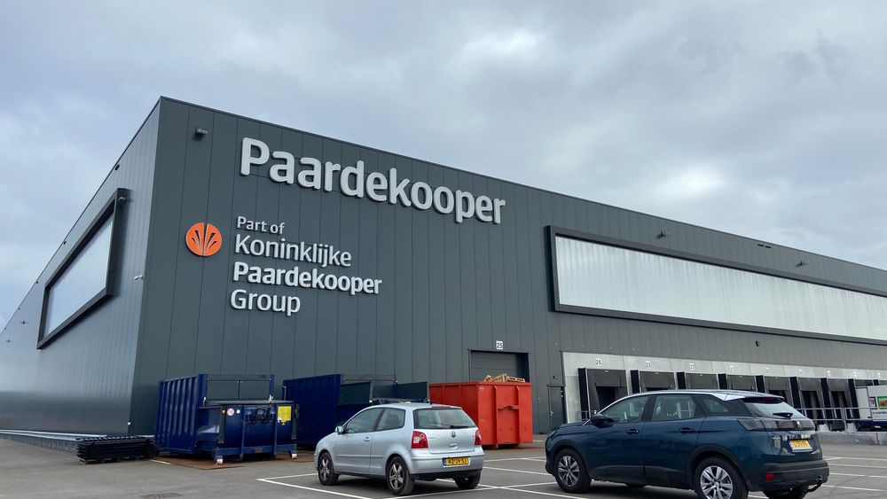 Verpakkingsleverancier Paardekooper bijna failliet, toekomst 700 werknemers erg onzeker - Rijnmond