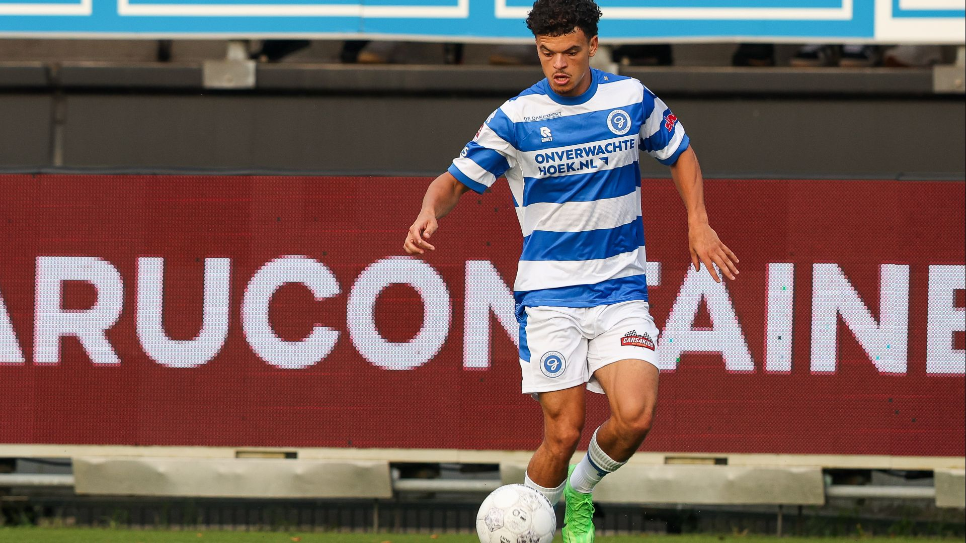 Dieprode cijfers Vitesse • Van Gilst verlaat De Graafschap - Omroep ...
