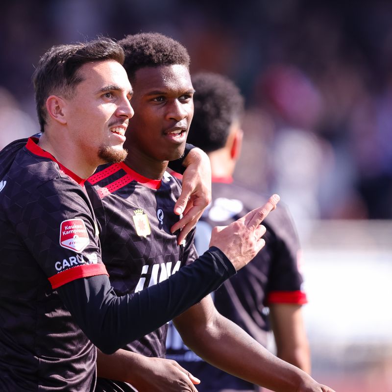 Excelsior met één been in de eredivisie na gemakkelijke zege op FC ...