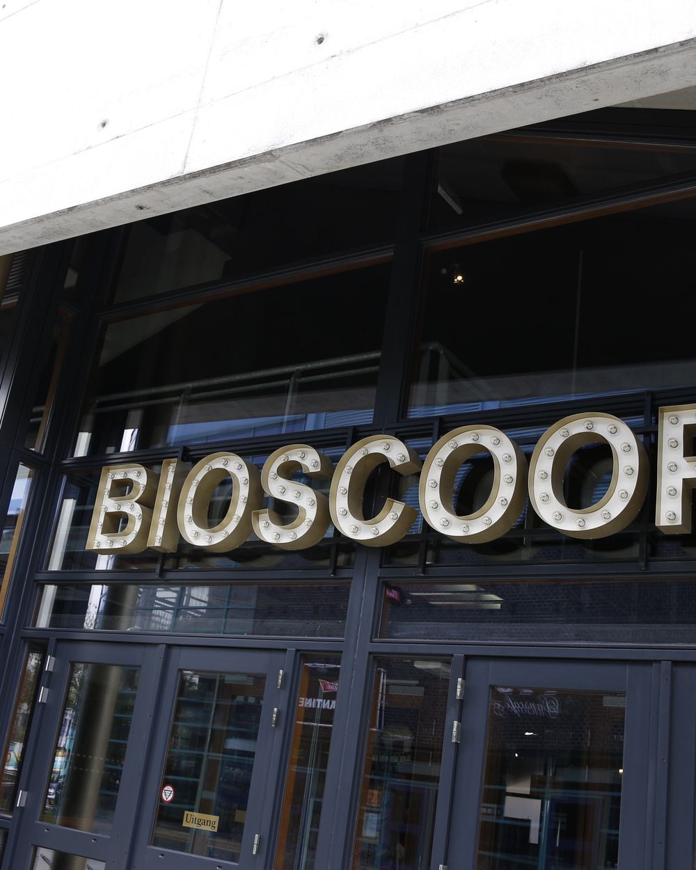 Bioscoop en jeu de boules-bar in Hengelo sluiten de deuren - Oost
