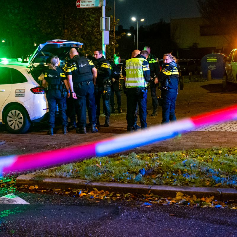 Gewonde bij schietpartij | Fietser geschept door lijnbus - Rijnmond
