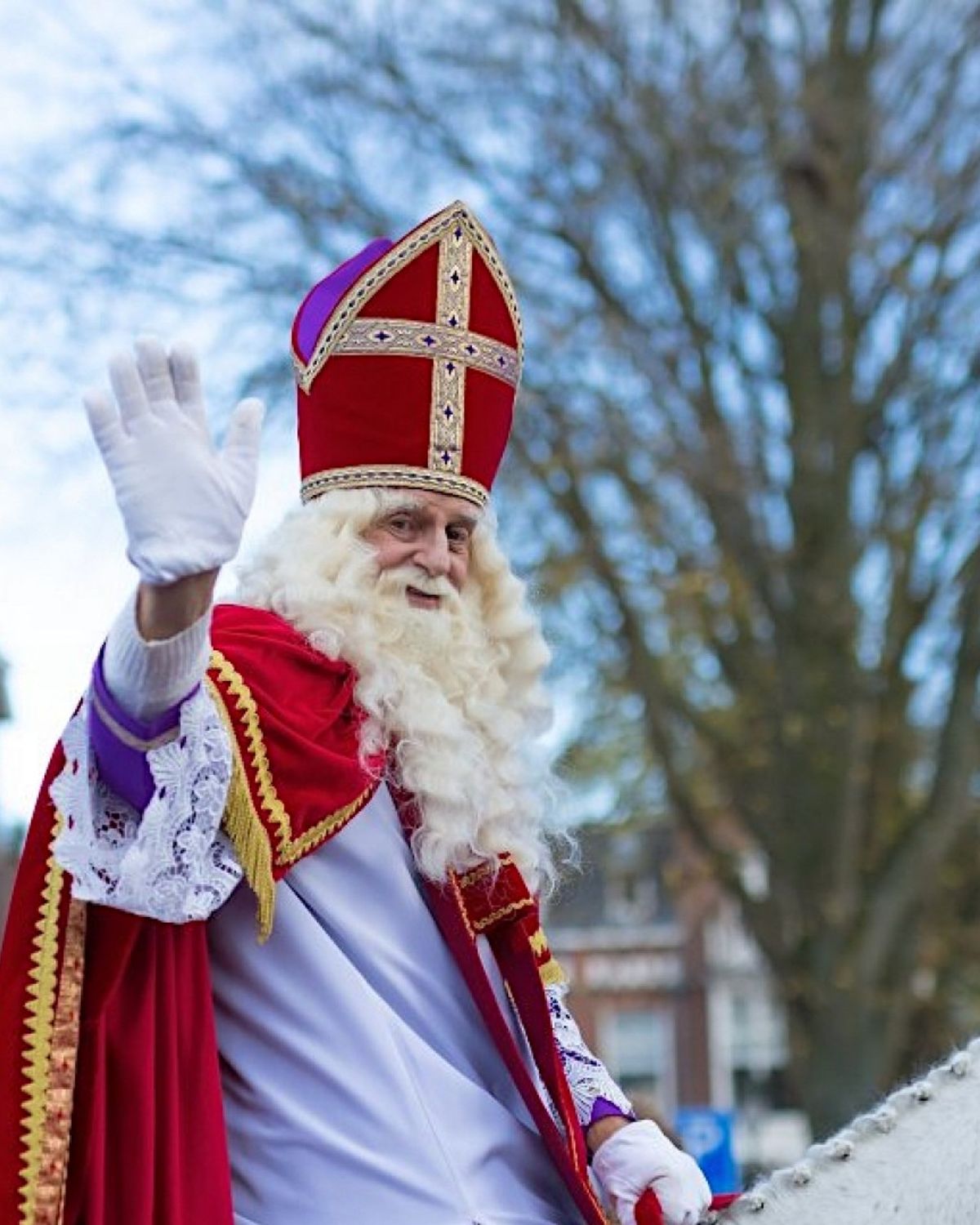 Hij komt, hij komt! Sint en pieten zijn onderweg naar Scheveningse ...