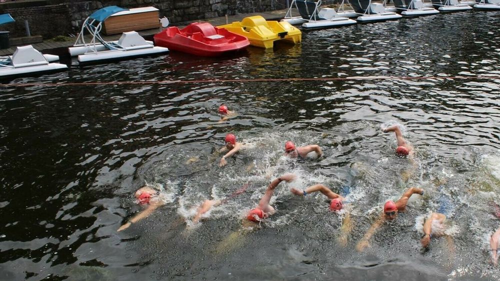 Loots wint 10km bij ONK openwaterzwemmen in Sluis, Kloet knokt zich ...