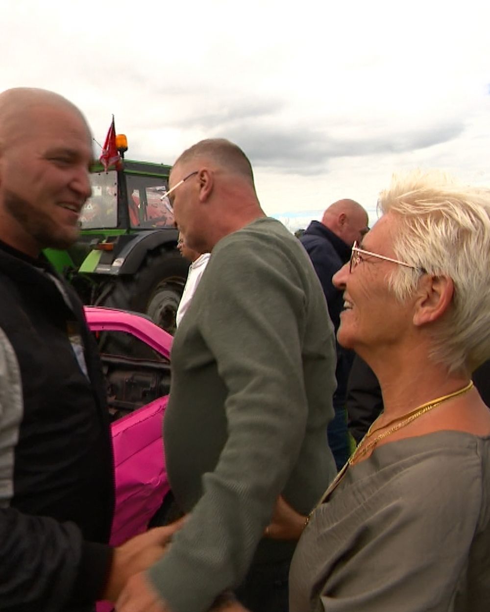 Debuteren op de autocross: 'Ik heb een klein scheetje gelaten' - RTV Noord