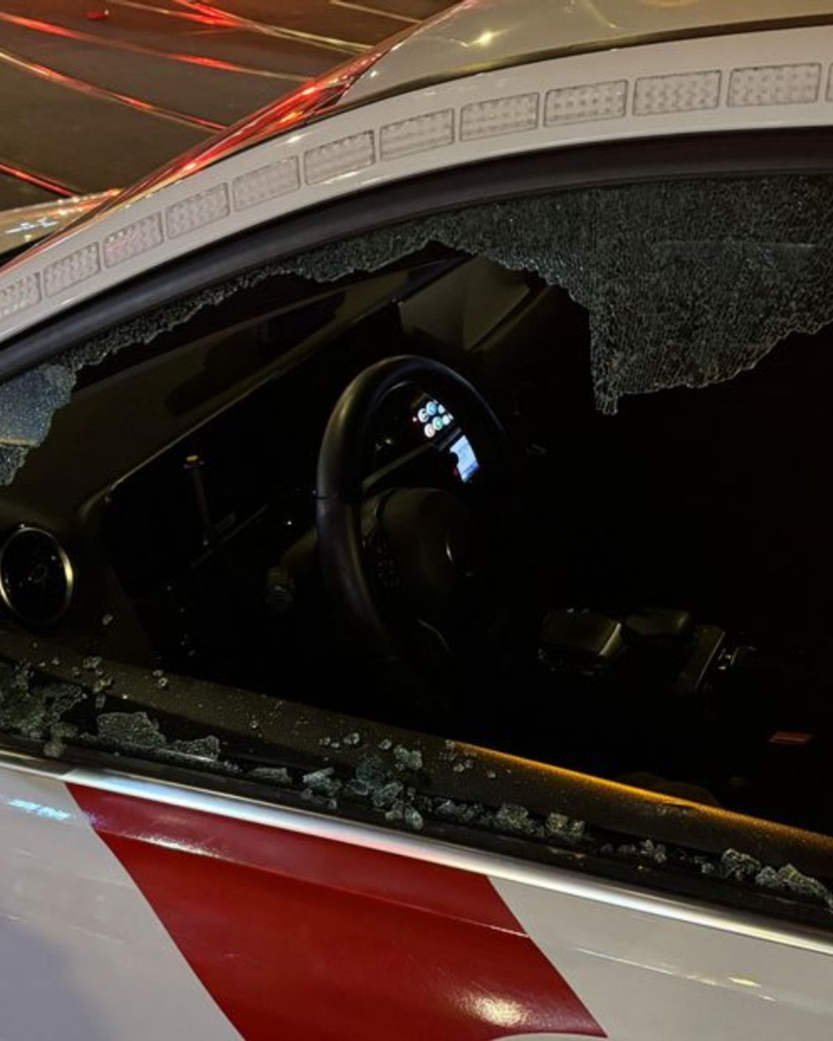 Werkstraf voor 15-jarige Rotterdammer die stenen gooide tijdens rellen ...
