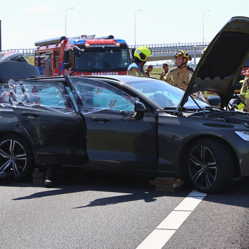 Twee files van uur op A4 door ongelukken - Omroep West