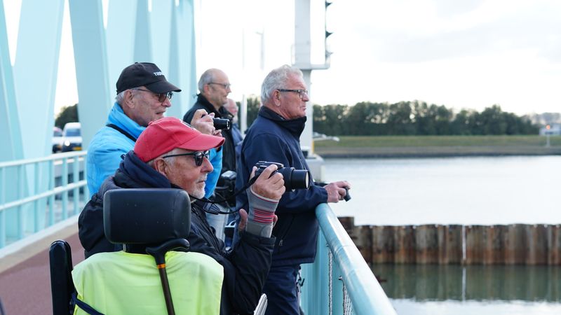 Harde kern aanschouwt laatste ontploffing in Terneuzen, de Middensluis ...