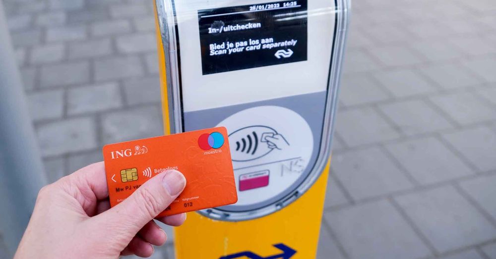 OV-chipkaart voortaan overbodig? Inchecken met je betaalpas vanaf nu mogelijk - RTV Utrecht