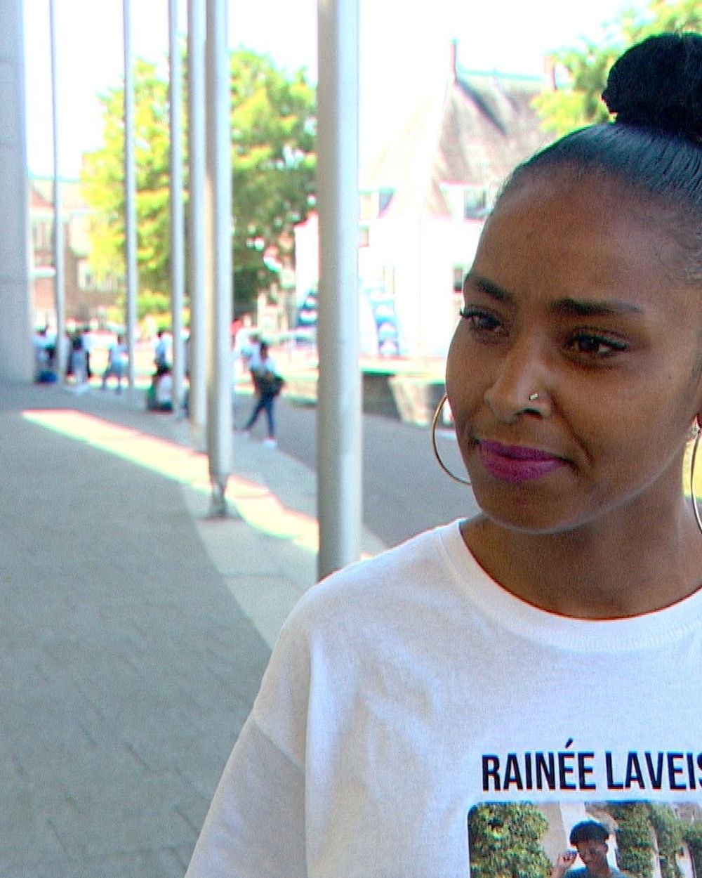 Nichtje Rainée tegen rechters: 'Stap uit je uniform en kom met ons de ...