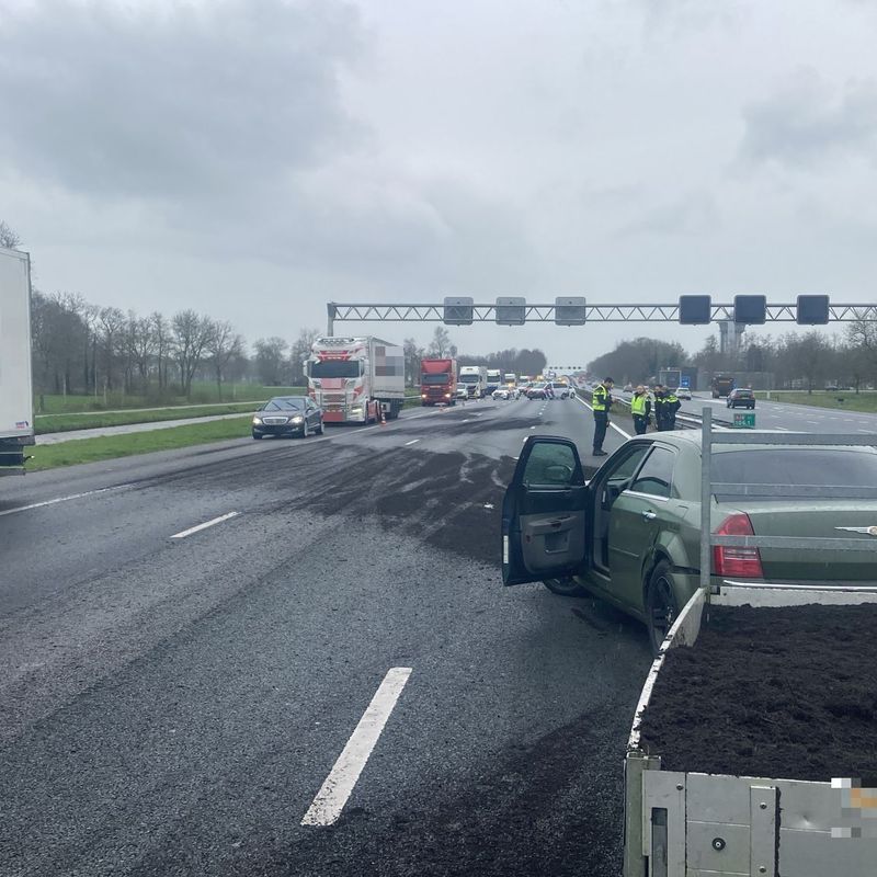 Aanhanger schaart op A28, file richting Drenthe weer opgelost - RTV Drenthe