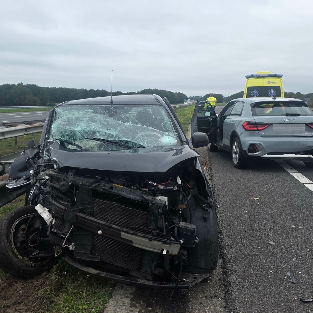 Lange file op A28 na ongeluk - RTV Drenthe