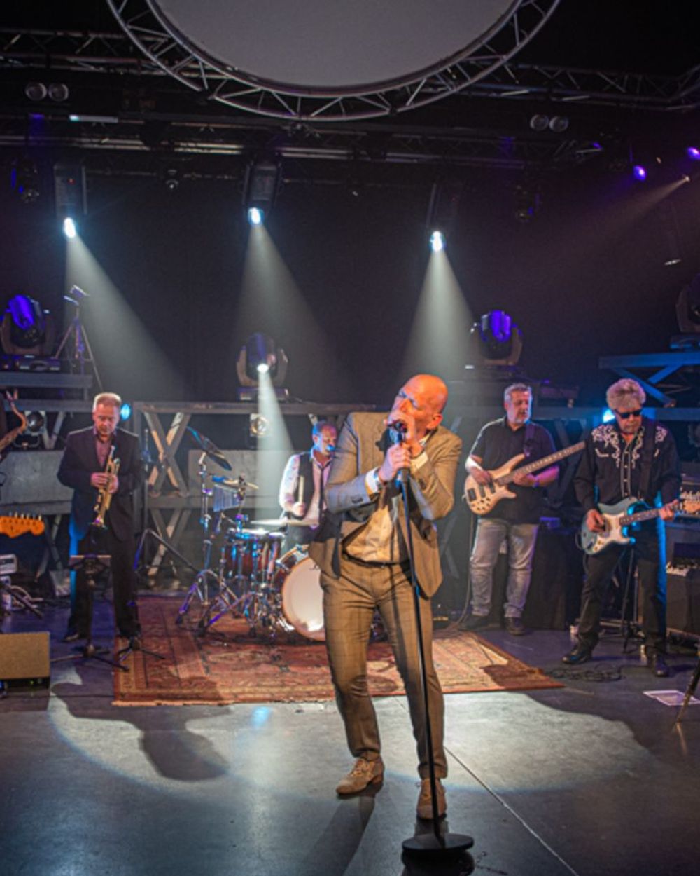 Zeeuwse coverband doet mee aan The Tribute Battle of the Bands - Omroep ...