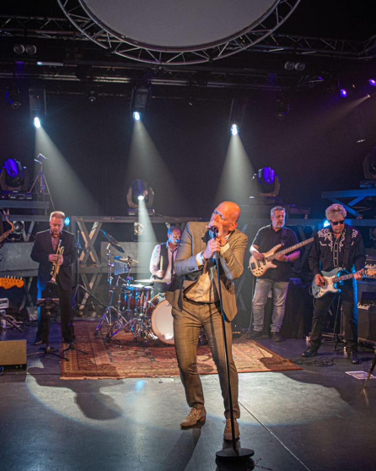 Zeeuwse coverband doet mee aan The Tribute Battle of the Bands - Omroep ...