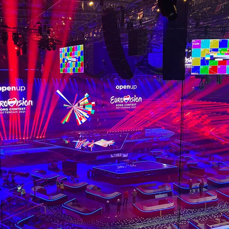 zo-ziet-het-indrukwekkende-podium-voor-het-eurovisie-songfestival-in