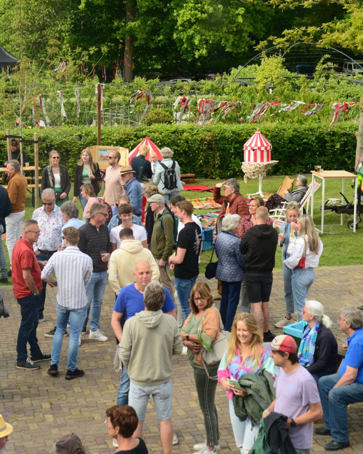 'Dit is zo'n bijzondere plek': Festival op landgoed Ockenburgh trekt 500 bezoekers - Den Haag FM