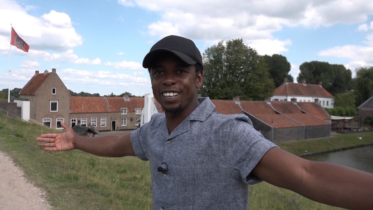 Rapper Typhoon laat zich inspireren in Slot Loevestein - Omroep Gelderland