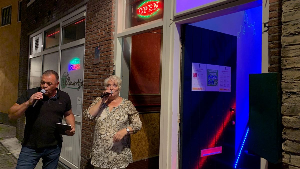 Feestje op de Weaze: sekswerkers tellen af tot ze weer aan het werk ...