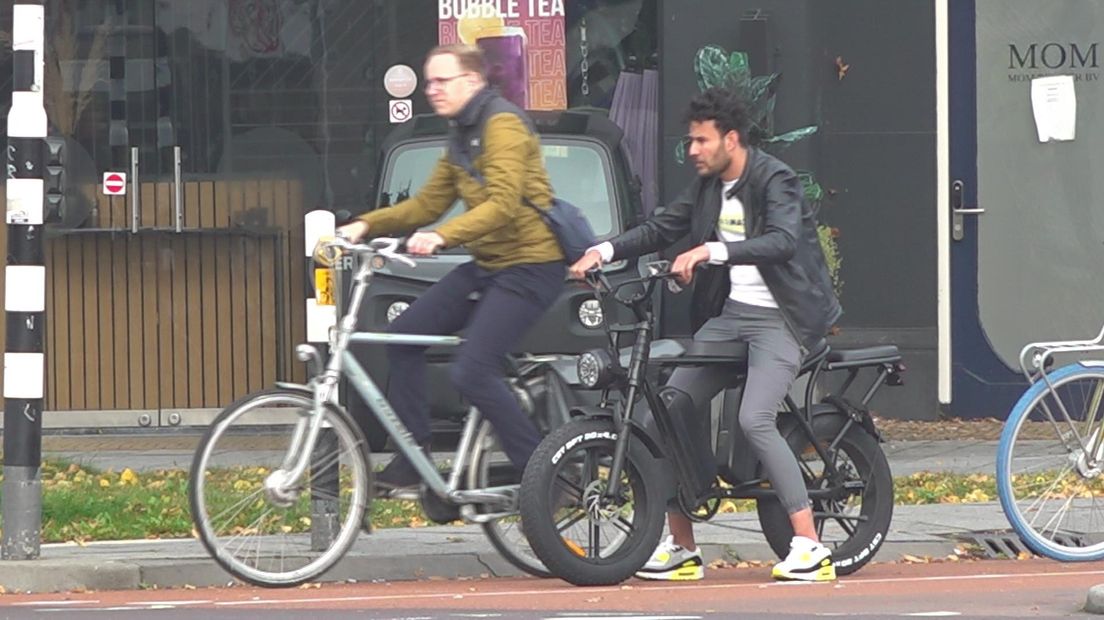 "Complete chaos" door elektrisch verkeer op fietspad: steeds meer ...