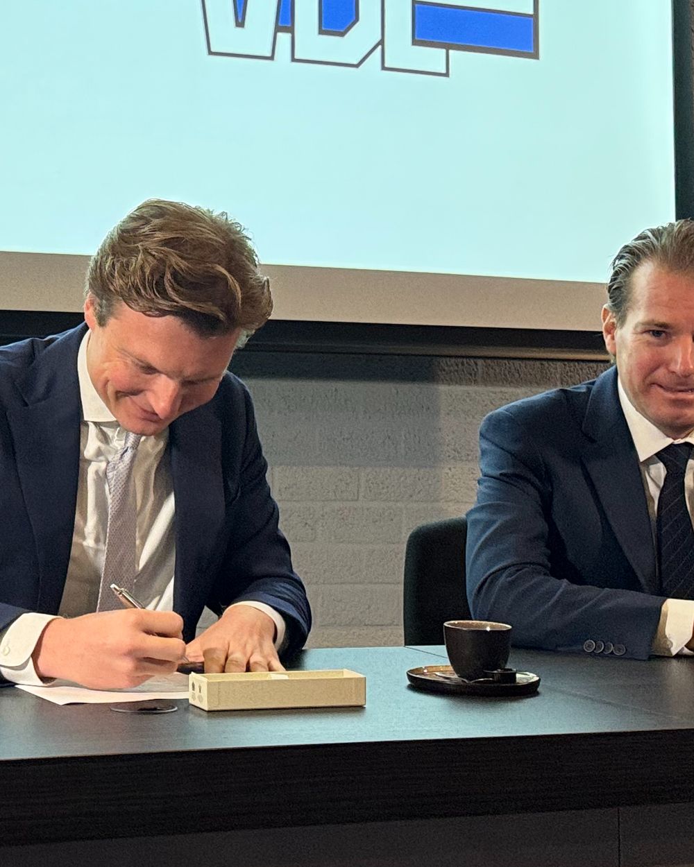 VDL-Nedcar topman: 'Focus op defensie moet honderden banen terugbrengen ...