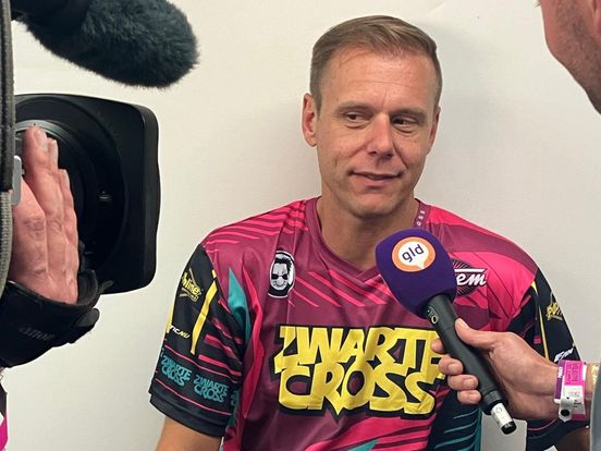 Bekijk de eerste dag van Zwarte Cross • Armin van Buuren sluit af - Omroep Gelderland