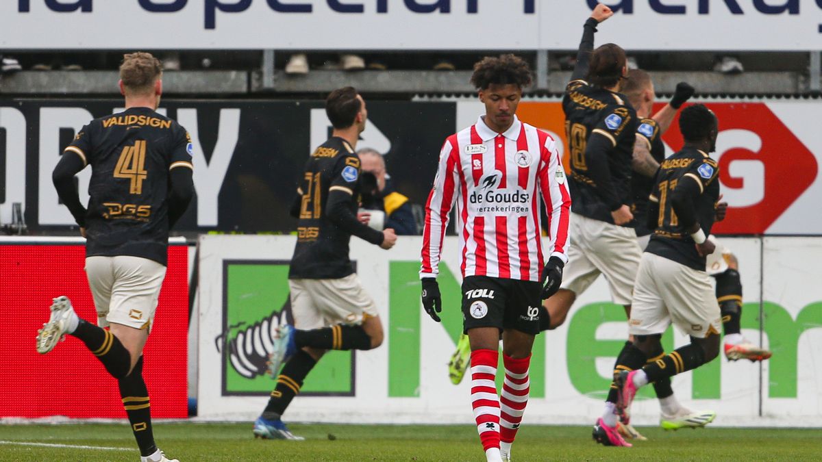 Tandeloos Sparta buigt op Het Kasteel het hoofd voor Go Ahead Eagles (0 ...