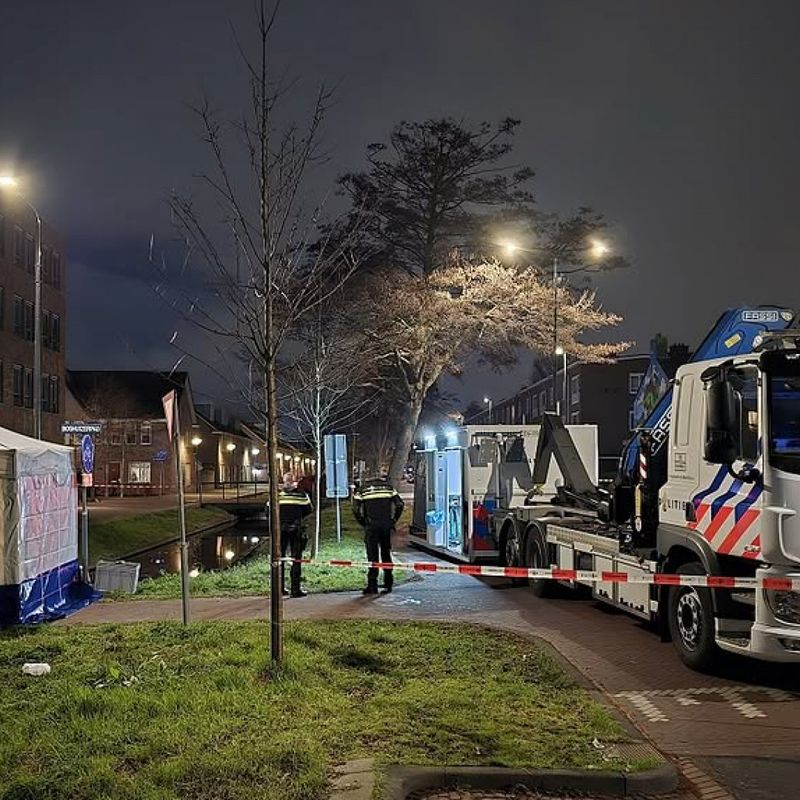 Dode man uit water gehaald - Omroep West