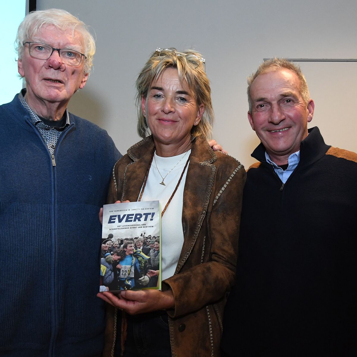 Boek over levende legende Evert van Benthem haalt Elfstedentocht naar ...