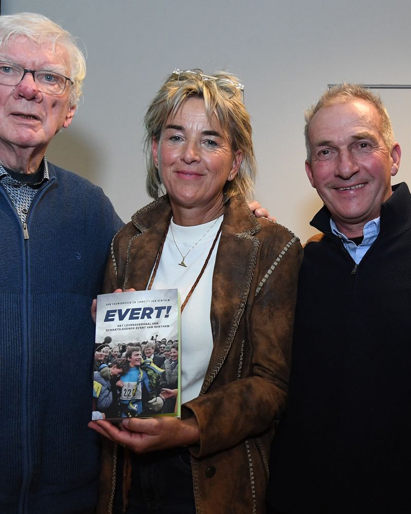 Boek over levende legende Evert van Benthem haalt Elfstedentocht naar ...